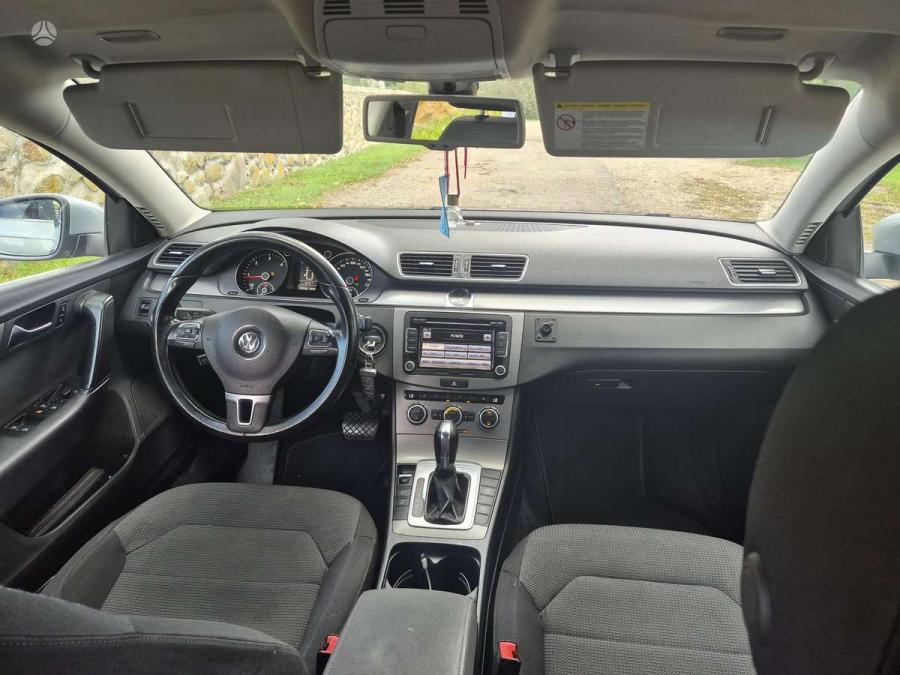 Pelēks Volkswagen Passat 2012 Viļņa, ar dzinēja tilpumu 1.97 L un nobraukumu 376 tūkst. km par 4350 €, foto 11 vietnē AUTOMOTO.COM.LV
