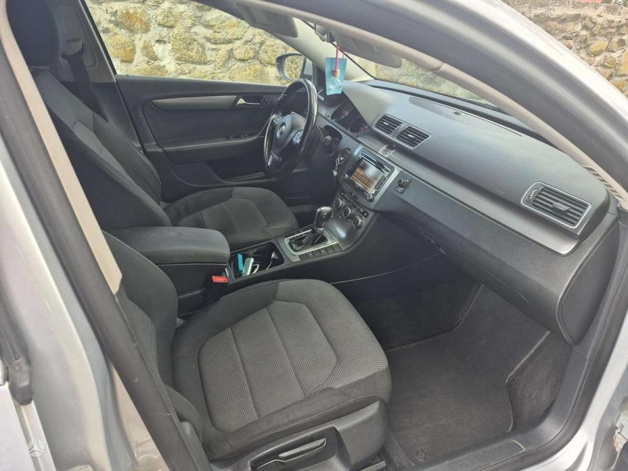 Pelēks Volkswagen Passat 2012 Viļņa, ar dzinēja tilpumu 1.97 L un nobraukumu 376 tūkst. km par 4350 €, foto 12 vietnē AUTOMOTO.COM.LV