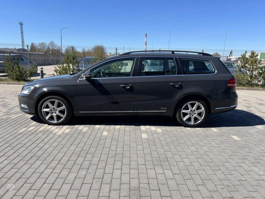 Pelēks Volkswagen Passat 2012 Šauļi, ar dzinēja tilpumu 1.60 L un nobraukumu 230 tūkst. km par 4950 €, foto 6 vietnē AUTOMOTO.COM.LV