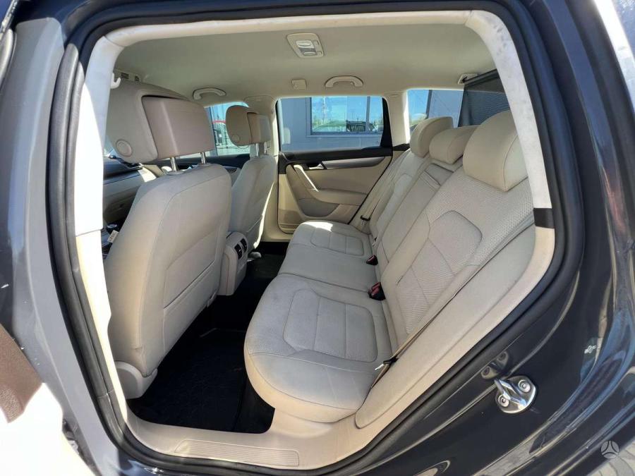 Pelēks Volkswagen Passat 2012 Šauļi, ar dzinēja tilpumu 1.60 L un nobraukumu 230 tūkst. km par 4950 €, foto 22 vietnē AUTOMOTO.COM.LV