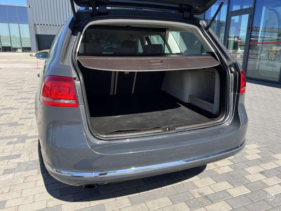 Pelēks Volkswagen Passat 2012 Šauļi, ar dzinēja tilpumu 1.60 L un nobraukumu 230 tūkst. km par 4950 €, foto 26 vietnē AUTOMOTO.COM.LV