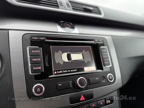 Pelēks Volkswagen Passat 2013 Tallina, ar dzinēja tilpumu 1.60 L un nobraukumu 375 tūkst. km par 2800 €, foto 11 vietnē AUTOMOTO.COM.LV