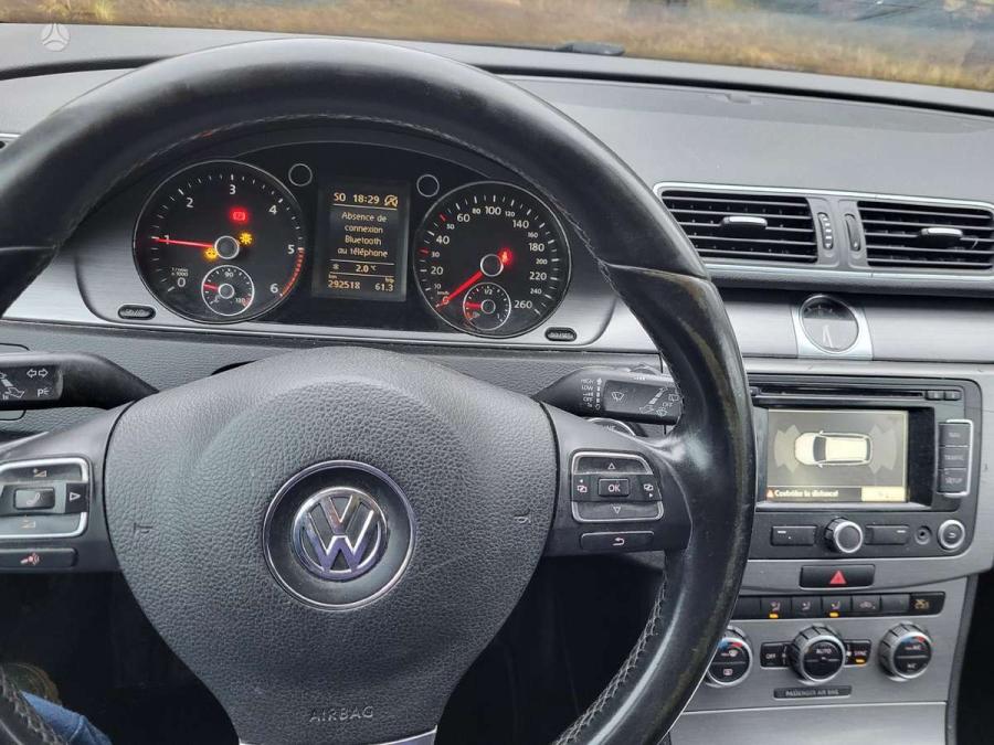 Grey Volkswagen Passat 2013 in Utena, with an engine capacity of 2.00 L and mileage of 290 thousand km for 2850 €, photo 2 on AUTOMOTO.COM.LV