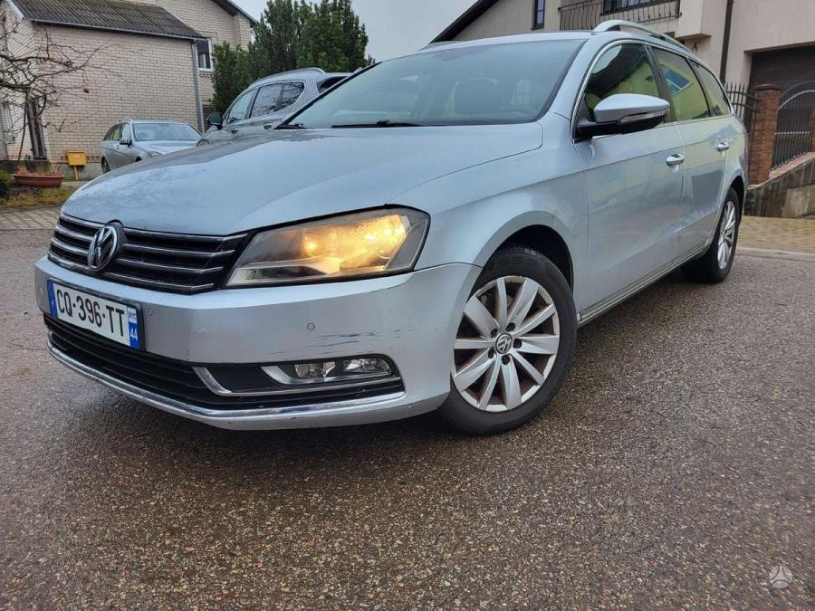Pelēks Volkswagen Passat 2013 Utena, ar dzinēja tilpumu 2.00 L un nobraukumu 280 tūkst. km par 2850 €, foto 1 vietnē AUTOMOTO.COM.LV