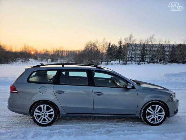Grey Volkswagen Passat 2013 in Vilnius, with an engine capacity of 2.00 L and mileage of 337 thousand km for 4950 €, photo 8 on AUTOMOTO.COM.LV