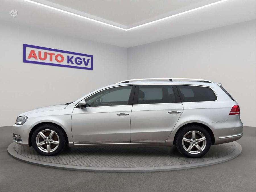 Grey Volkswagen Passat 2013 in Kaunas, with an engine capacity of 2.00 L and mileage of 276 thousand km for 6799 €, photo 2 on AUTOMOTO.COM.LV