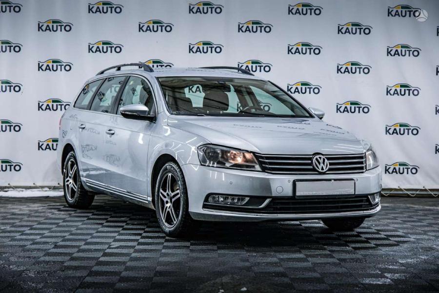 Grey Volkswagen Passat 2013 in Kaunas, with an engine capacity of 1.60 L and mileage of 0 thousand km for 6890 €, photo 2 on AUTOMOTO.COM.LV