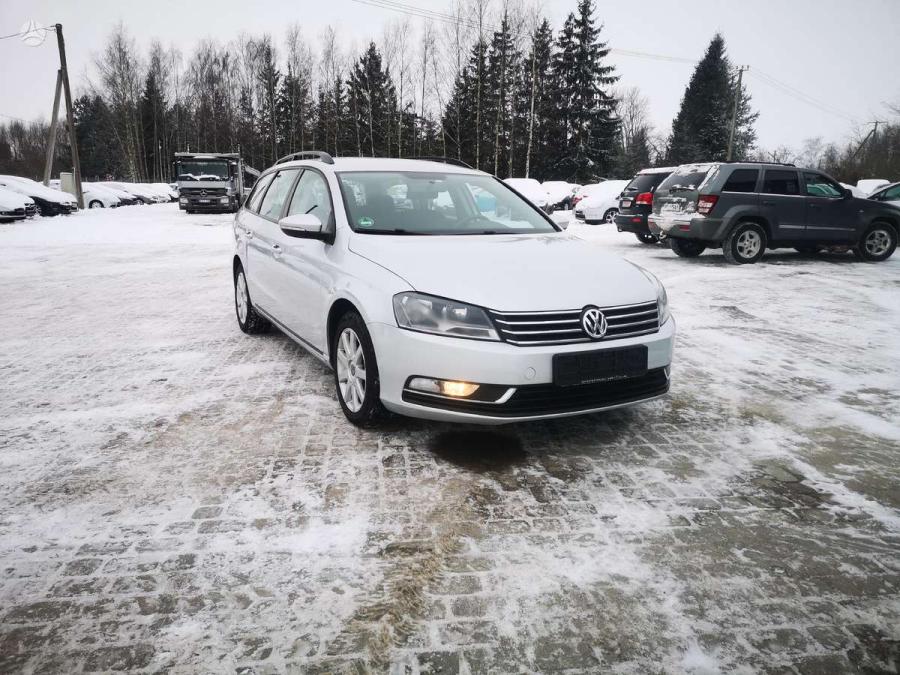 Grey Volkswagen Passat 2013 in Radviliskis, with an engine capacity of 1.97 L and mileage of 291 thousand km for 5250 €, photo 4 on AUTOMOTO.COM.LV