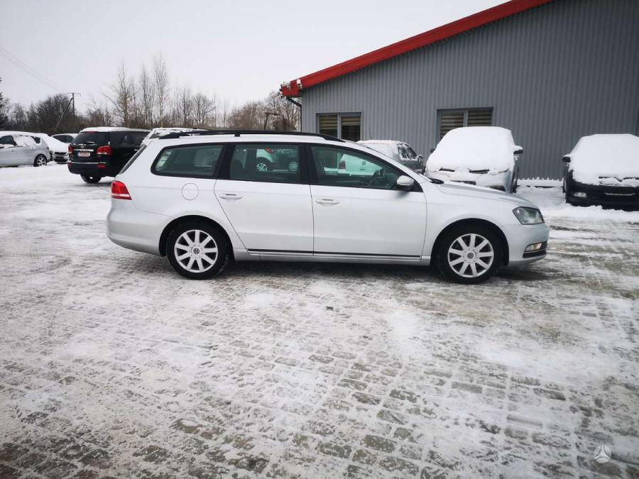 Grey Volkswagen Passat 2013 in Radviliskis, with an engine capacity of 1.97 L and mileage of 291 thousand km for 5250 €, photo 5 on AUTOMOTO.COM.LV