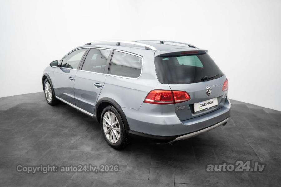 Grey Volkswagen Passat 2013 in Tallinn, with an engine capacity of 2.00 L and mileage of 236 thousand km for 8999 €, photo 6 on AUTOMOTO.COM.LV