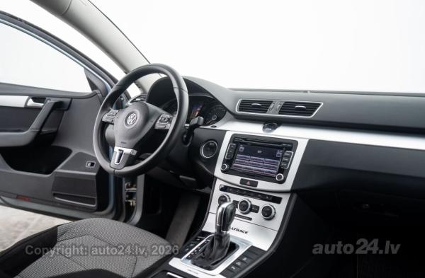 Pelēks Volkswagen Passat 2013 Tallina, ar dzinēja tilpumu 2.00 L un nobraukumu 236 tūkst. km par 8999 €, foto 11 vietnē AUTOMOTO.COM.LV