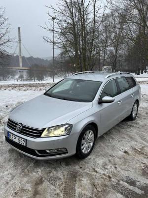 Grey Volkswagen Passat 2013 in Vilnius, with an engine capacity of 1.60 L and mileage of 314 thousand km for 3590 €, photo  on AUTOMOTO.COM.LV