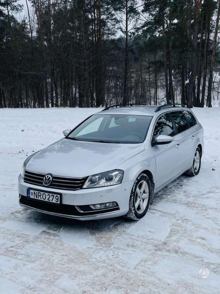 Grey Volkswagen Passat 2013 in Vilnius, with an engine capacity of 1.60 L and mileage of 340 thousand km for 5300 €, photo 1 on AUTOMOTO.COM.LV