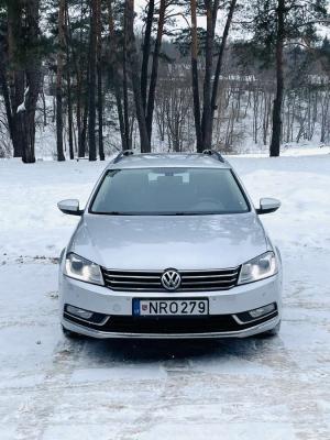 Grey Volkswagen Passat 2013 in Vilnius, with an engine capacity of 1.60 L and mileage of 340 thousand km for 5300 €, photo 2 on AUTOMOTO.COM.LV