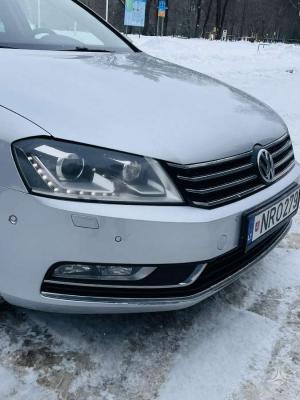 Grey Volkswagen Passat 2013 in Vilnius, with an engine capacity of 1.60 L and mileage of 340 thousand km for 5300 €, photo 4 on AUTOMOTO.COM.LV