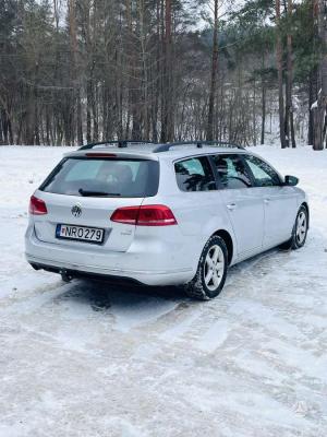 Grey Volkswagen Passat 2013 in Vilnius, with an engine capacity of 1.60 L and mileage of 340 thousand km for 5300 €, photo 6 on AUTOMOTO.COM.LV