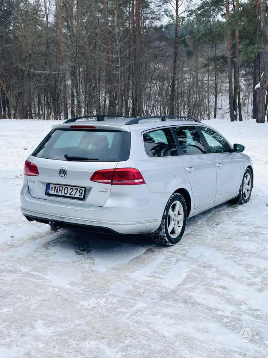 Grey Volkswagen Passat 2013 in Vilnius, with an engine capacity of 1.60 L and mileage of 340 thousand km for 5300 €, photo 6 on AUTOMOTO.COM.LV