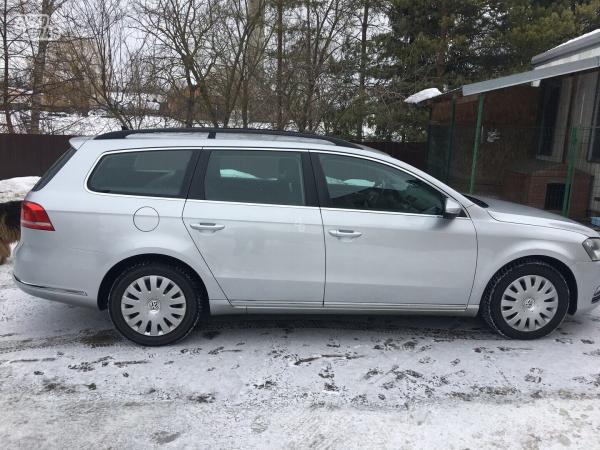 Grey Volkswagen Passat 2013 in Kaunas, with an engine capacity of 2.00 L and mileage of 277 thousand km for 5700 €, photo 1 on AUTOMOTO.COM.LV