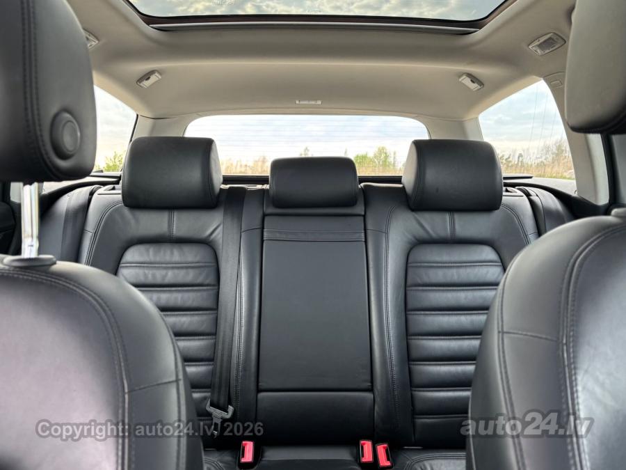 Grey Volkswagen Passat 2013 in Haapsalu, with an engine capacity of 2.00 L and mileage of 289 thousand km for 5900 €, photo 8 on AUTOMOTO.COM.LV