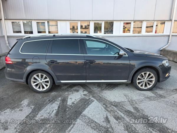 Grey Volkswagen Passat 2013 in Tallinn, with an engine capacity of 2.00 L and mileage of 386 thousand km for 3999 €, photo 6 on AUTOMOTO.COM.LV