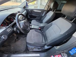 Grey Volkswagen Passat 2013 in Tallinn, with an engine capacity of 2.00 L and mileage of 386 thousand km for 3999 €, photo 9 on AUTOMOTO.COM.LV