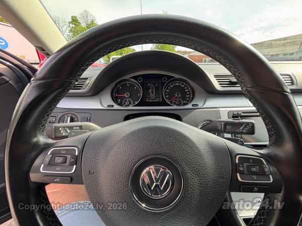 Pelēks Volkswagen Passat 2013 Viljandi, ar dzinēja tilpumu 2.00 L un nobraukumu 331 tūkst. km par 4999 €, foto 10 vietnē AUTOMOTO.COM.LV