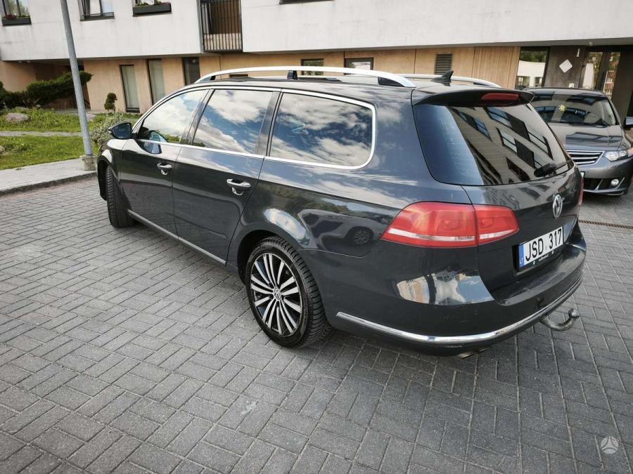 Grey Volkswagen Passat 2013 in Vilnius, with an engine capacity of 1.39 L and mileage of 198 thousand km for 4950 €, photo 8 on AUTOMOTO.COM.LV