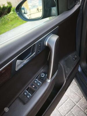Grey Volkswagen Passat 2013 in Vilnius, with an engine capacity of 1.39 L and mileage of 198 thousand km for 4950 €, photo 14 on AUTOMOTO.COM.LV