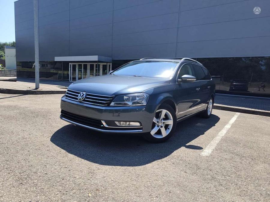 Grey Volkswagen Passat 2013 in Vilnius, with an engine capacity of 1.40 L and mileage of 305 thousand km for 4300 €, photo 1 on AUTOMOTO.COM.LV