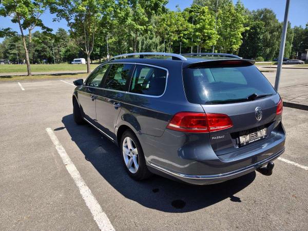 Grey Volkswagen Passat 2013 in Vilnius, with an engine capacity of 1.40 L and mileage of 305 thousand km for 4300 €, photo 3 on AUTOMOTO.COM.LV