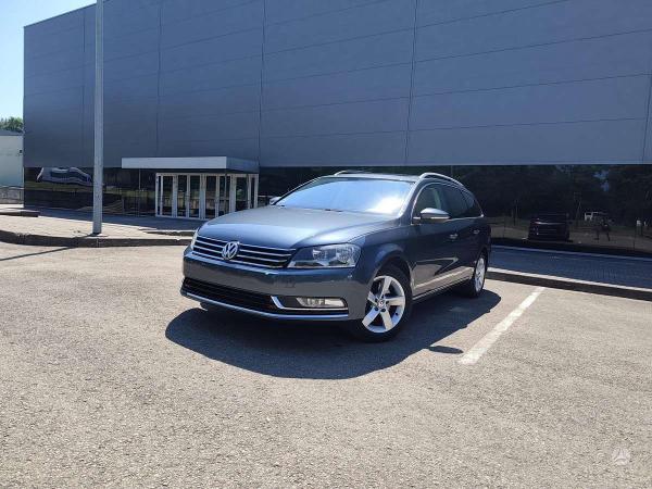 Grey Volkswagen Passat 2013 in Vilnius, with an engine capacity of 1.40 L and mileage of 305 thousand km for 4300 €, photo 4 on AUTOMOTO.COM.LV