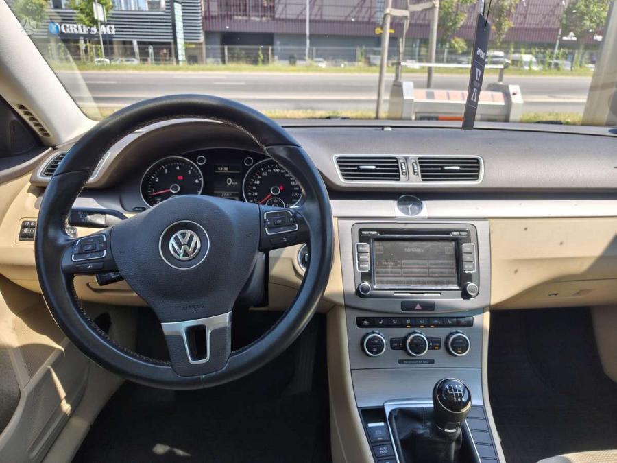 Grey Volkswagen Passat 2013 in Vilnius, with an engine capacity of 1.40 L and mileage of 305 thousand km for 4300 €, photo 22 on AUTOMOTO.COM.LV