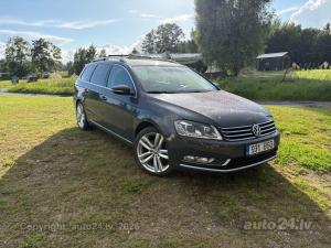 Grey Volkswagen Passat 2013 in Tallinn, with an engine capacity of 1.60 L and mileage of 285 thousand km for 6899 €, photo 3 on AUTOMOTO.COM.LV