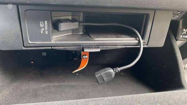 Grey Volkswagen Passat 2013 in Siauliai, with an engine capacity of 1.97 L and mileage of 235 thousand km for 7250 €, photo 10 on AUTOMOTO.COM.LV