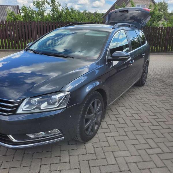 Pelēks Volkswagen Passat 2013 Telšiai, ar dzinēja tilpumu 2.00 L un nobraukumu 268 tūkst. km par 4850 €, foto 1 vietnē AUTOMOTO.COM.LV