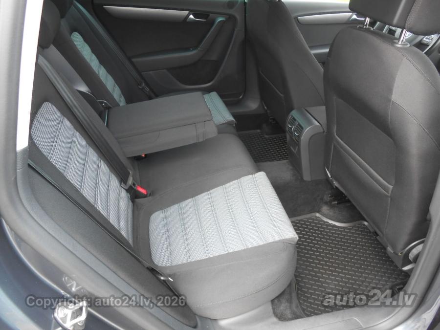 Grey Volkswagen Passat 2013 in Viljandi, with an engine capacity of 1.60 L and mileage of 206 thousand km for 6690 €, photo 12 on AUTOMOTO.COM.LV