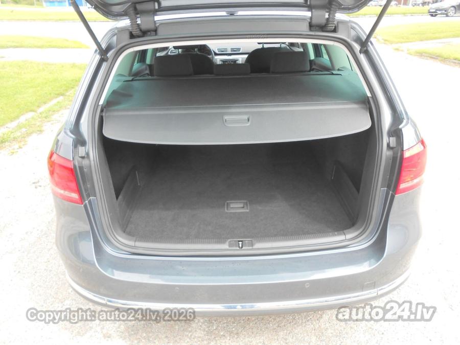 Grey Volkswagen Passat 2013 in Viljandi, with an engine capacity of 1.60 L and mileage of 206 thousand km for 6690 €, photo 19 on AUTOMOTO.COM.LV