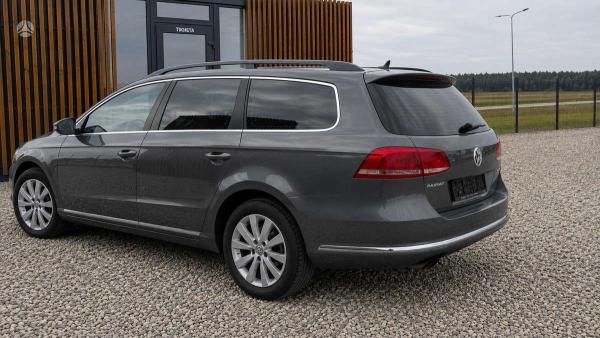 Pelēks Volkswagen Passat 2013 Tauragė, ar dzinēja tilpumu 1.97 L un nobraukumu 370 tūkst. km par 5100 €, foto 3 vietnē AUTOMOTO.COM.LV