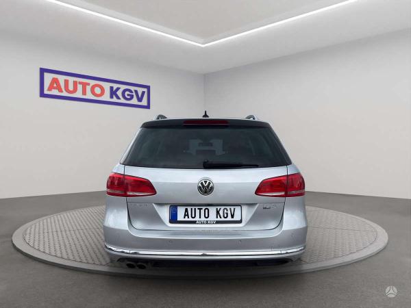 Pelēks Volkswagen Passat 2013 Viļņa, ar dzinēja tilpumu 2.00 L un nobraukumu 294 tūkst. km par 6499 €, foto 4 vietnē AUTOMOTO.COM.LV