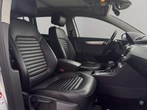 Pelēks Volkswagen Passat 2013 Viļņa, ar dzinēja tilpumu 2.00 L un nobraukumu 294 tūkst. km par 6499 €, foto 9 vietnē AUTOMOTO.COM.LV