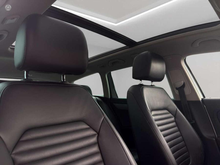 Pelēks Volkswagen Passat 2013 Viļņa, ar dzinēja tilpumu 2.00 L un nobraukumu 294 tūkst. km par 6499 €, foto 10 vietnē AUTOMOTO.COM.LV