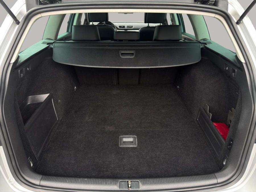 Pelēks Volkswagen Passat 2013 Viļņa, ar dzinēja tilpumu 2.00 L un nobraukumu 294 tūkst. km par 6499 €, foto 12 vietnē AUTOMOTO.COM.LV