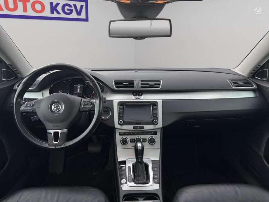 Pelēks Volkswagen Passat 2013 Viļņa, ar dzinēja tilpumu 2.00 L un nobraukumu 294 tūkst. km par 6499 €, foto 14 vietnē AUTOMOTO.COM.LV