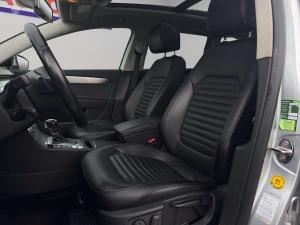 Pelēks Volkswagen Passat 2013 Viļņa, ar dzinēja tilpumu 2.00 L un nobraukumu 294 tūkst. km par 6499 €, foto 16 vietnē AUTOMOTO.COM.LV