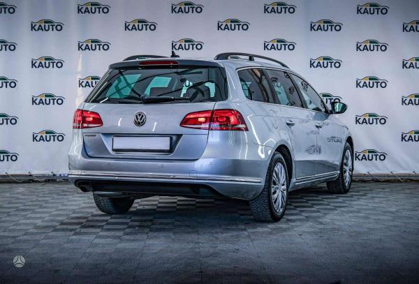 Grey Volkswagen Passat 2013 in Kaunas, with an engine capacity of 1.40 L and mileage of 237 thousand km for 6390 €, photo 3 on AUTOMOTO.COM.LV