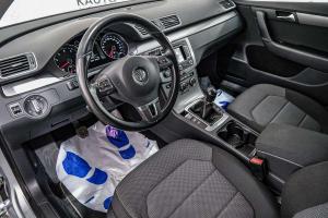 Grey Volkswagen Passat 2013 in Kaunas, with an engine capacity of 1.40 L and mileage of 237 thousand km for 6390 €, photo 6 on AUTOMOTO.COM.LV