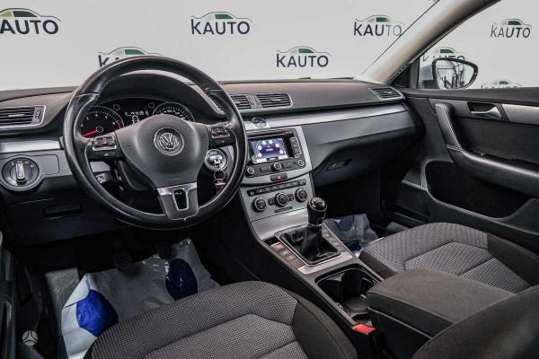 Grey Volkswagen Passat 2013 in Kaunas, with an engine capacity of 1.40 L and mileage of 237 thousand km for 6390 €, photo 7 on AUTOMOTO.COM.LV