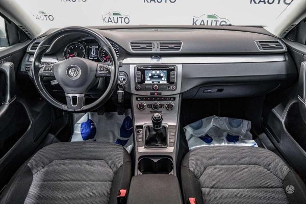 Grey Volkswagen Passat 2013 in Kaunas, with an engine capacity of 1.40 L and mileage of 237 thousand km for 6390 €, photo 8 on AUTOMOTO.COM.LV