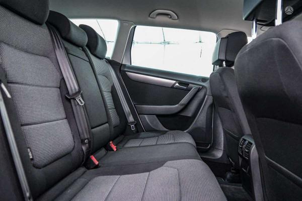 Grey Volkswagen Passat 2013 in Kaunas, with an engine capacity of 1.40 L and mileage of 237 thousand km for 6390 €, photo 10 on AUTOMOTO.COM.LV