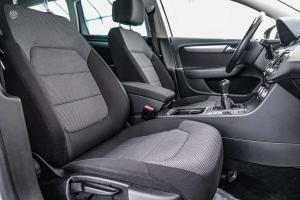 Grey Volkswagen Passat 2013 in Kaunas, with an engine capacity of 1.40 L and mileage of 237 thousand km for 6390 €, photo 13 on AUTOMOTO.COM.LV